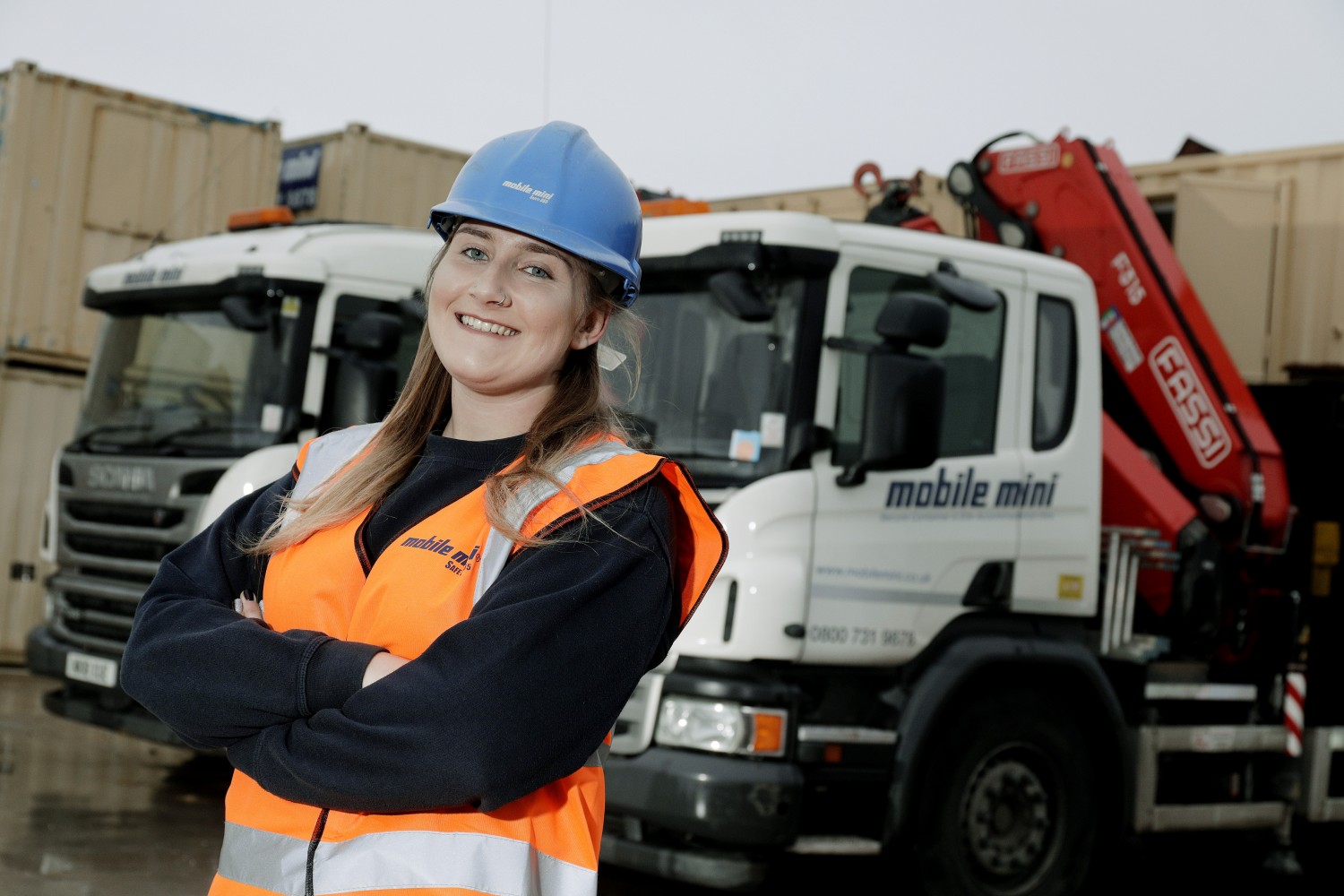 Mobile Mini hires female driver - Construction Industry News